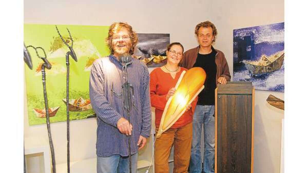 Objekte aus Holz, Eisen, Filz und Licht