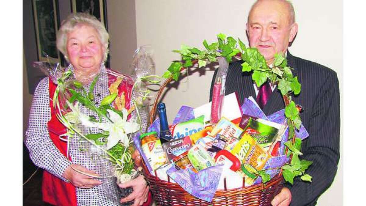 Ferneding übergibt an Voßmann