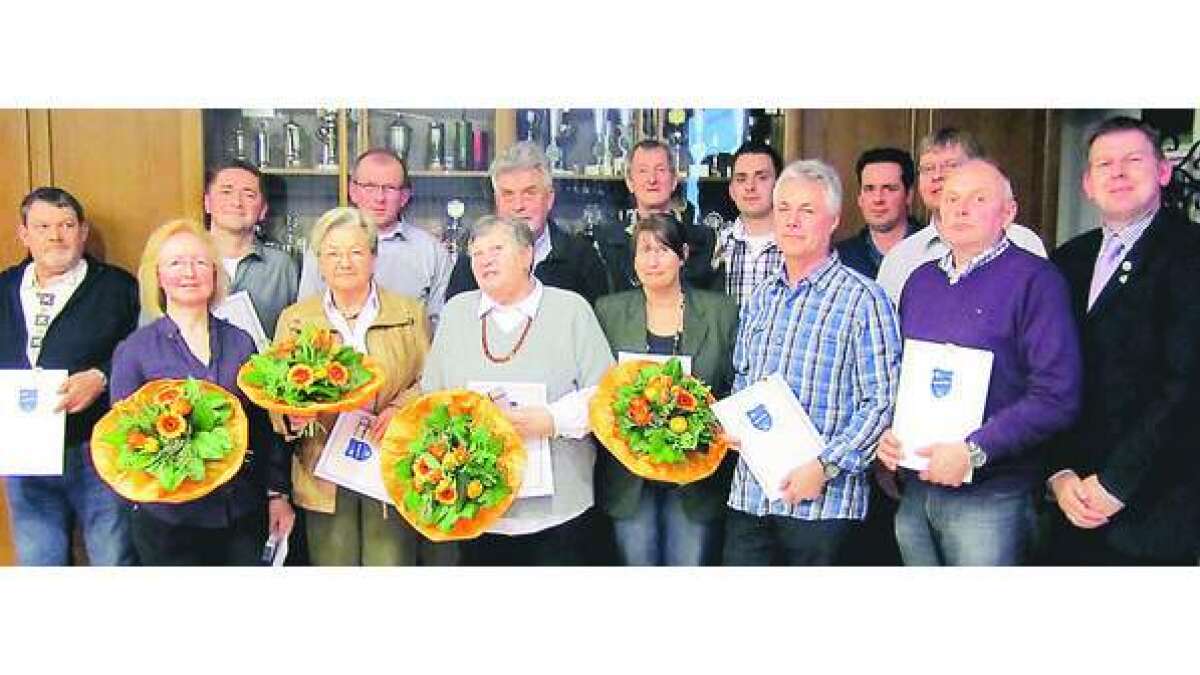 SV Ofenerdiek verteilte Ehrennadel an treue Mitglieder