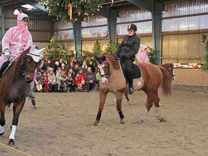 Hude: Rosaroter Panther trifft Lucky Luke