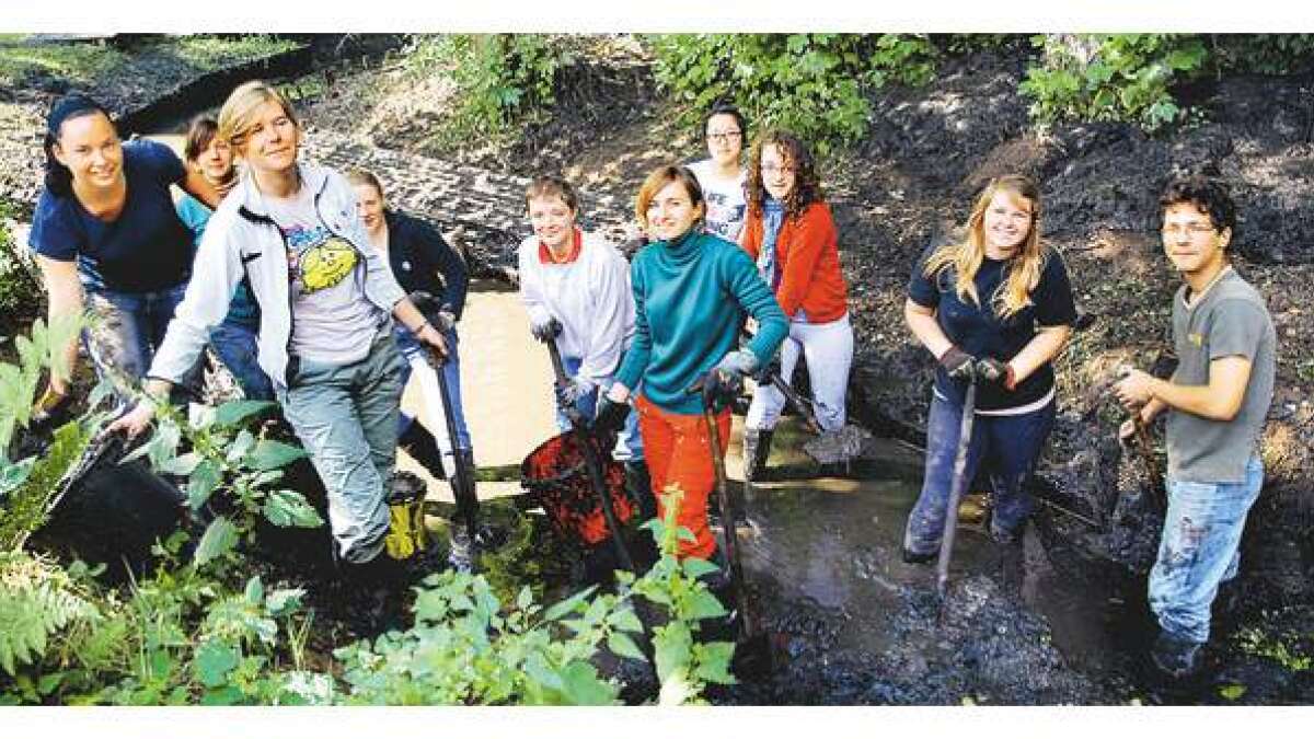 Harte Arbeit in tiefem Schlamm