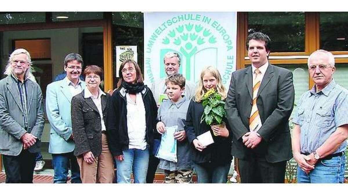 Hunteschule darf ab sofort die Umweltfahne hissen