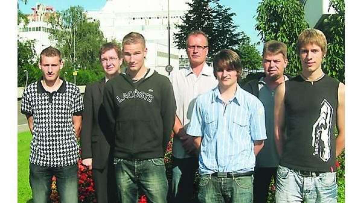 Kronos Titan begrüßt vier neue Auszubildende