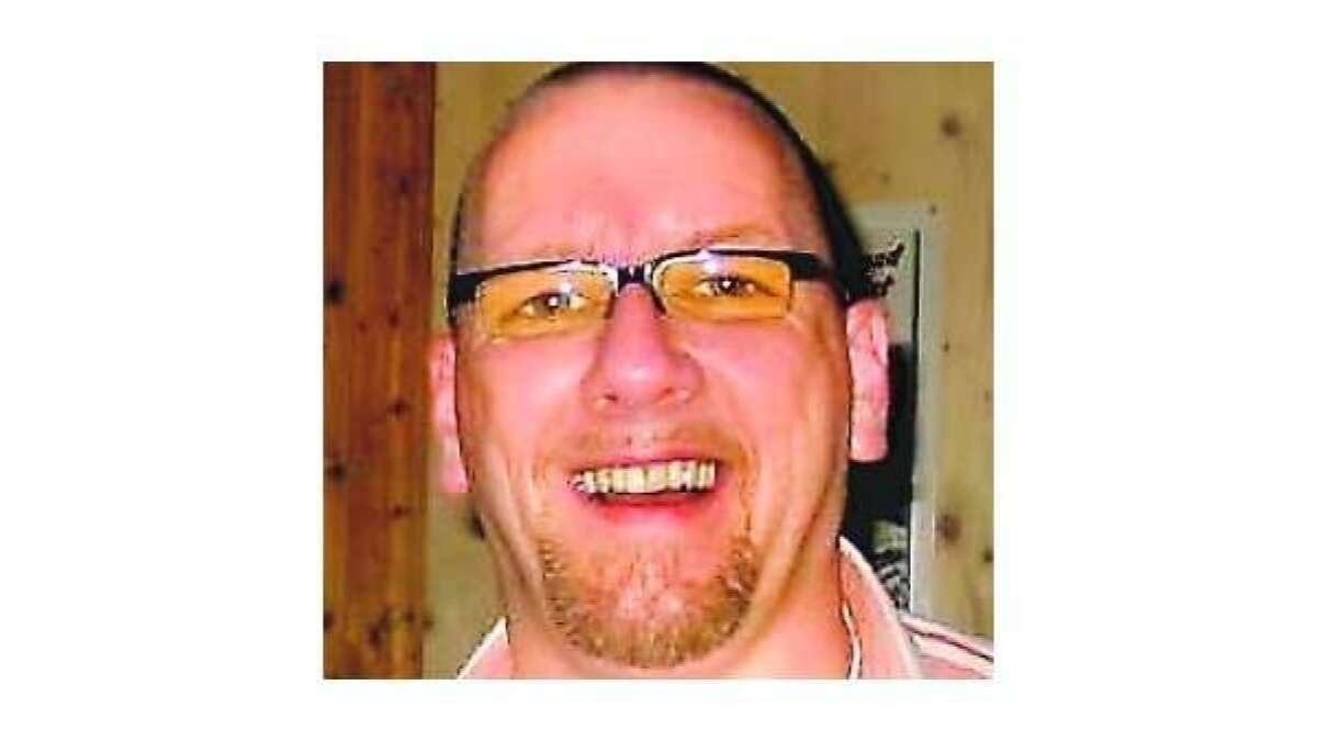 Bei Peter Löw gibt es Pommes schwarz-rot-gold