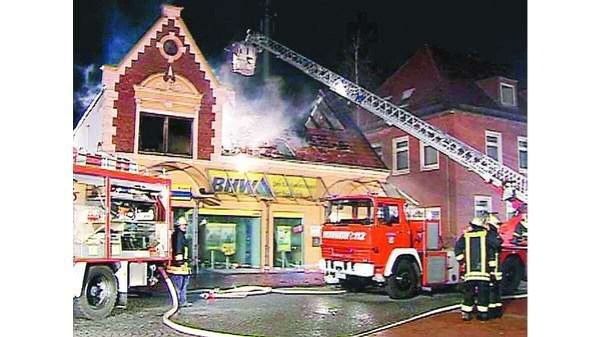 Mädchen stirbt bei Hausbrand