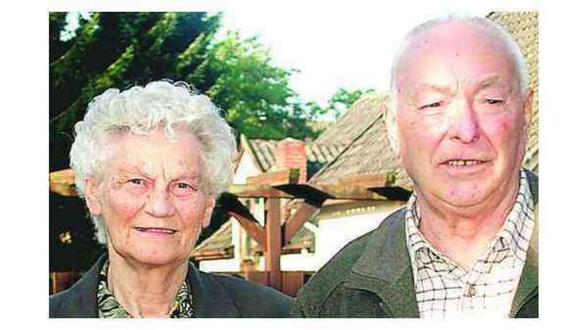 Jubelpaar tritt noch einmal vor den Traualtar ehrentagHelene und August ...