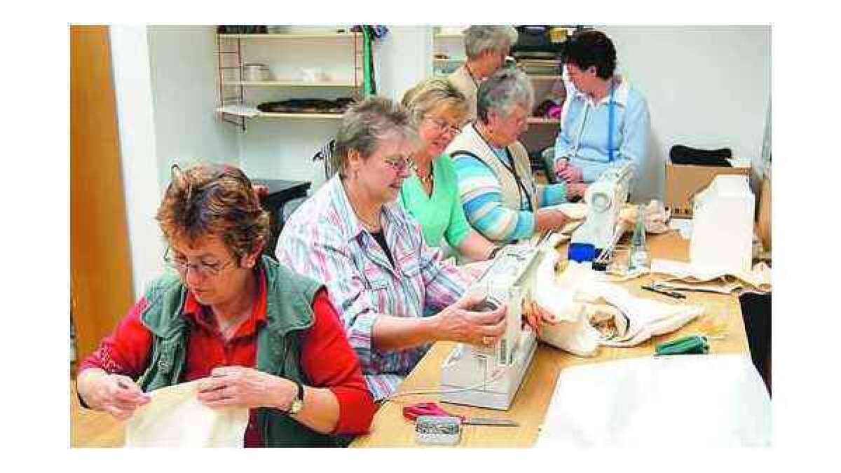 Mit flinker Nadel Kostüme fürs Sams