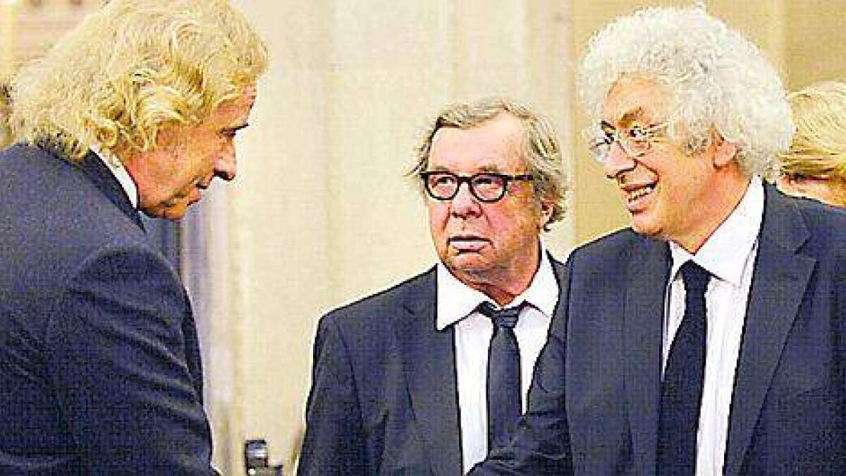 Würdige Trauerfeier nach unwürdigem Streit