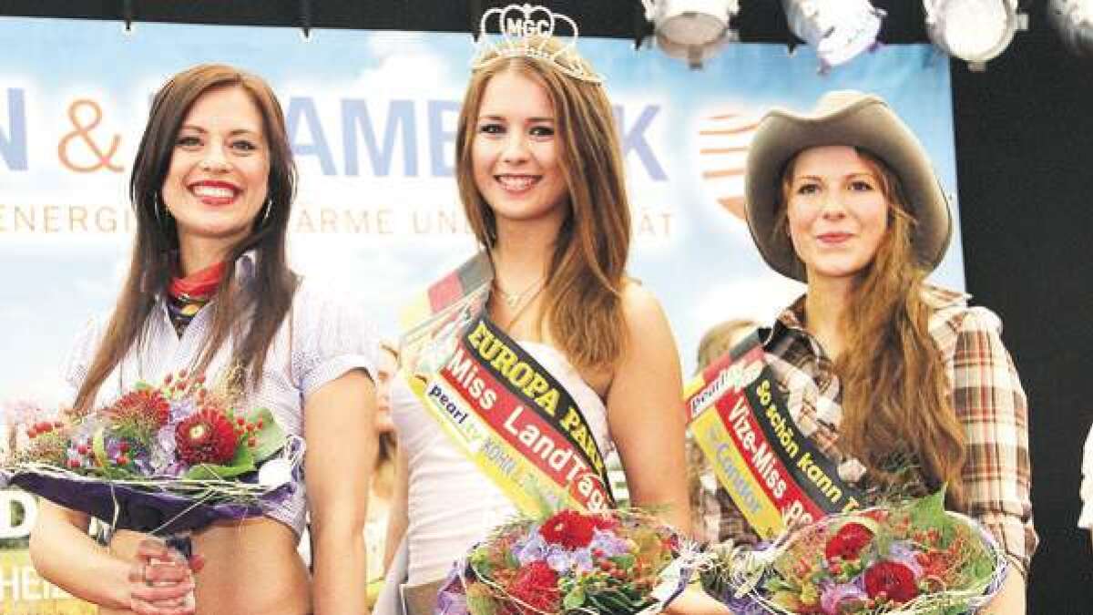 Miss Landtage schmückt die Erlebwas-Messe