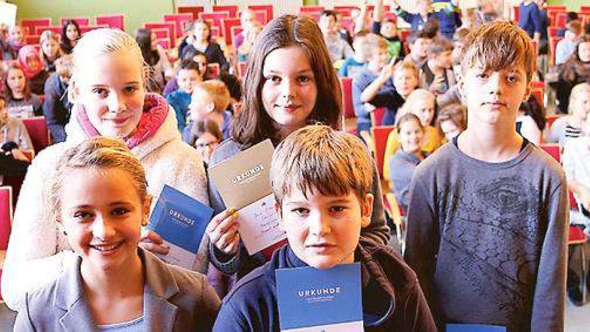 Siegerin wird gefeiert wie ein Fußballstar