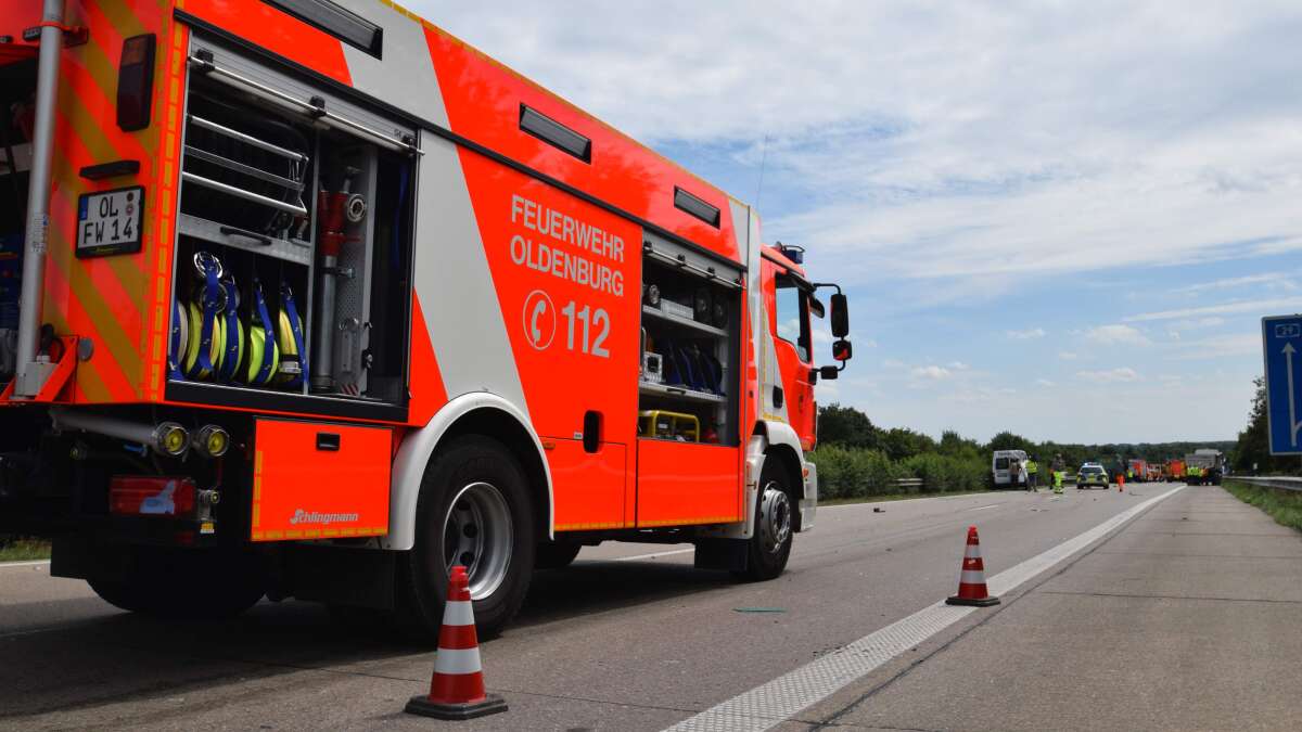 Autobahn 29 nach schwerem Unfall voll gesperrt