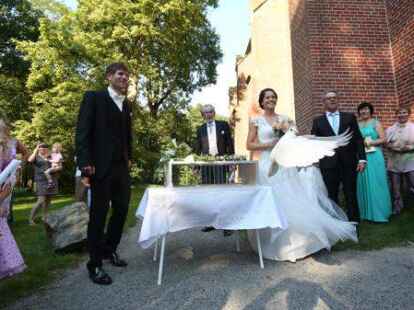 Traumhochzeit in Dinklage: Kristina Bröring-Sprehes kirchliche Trauung