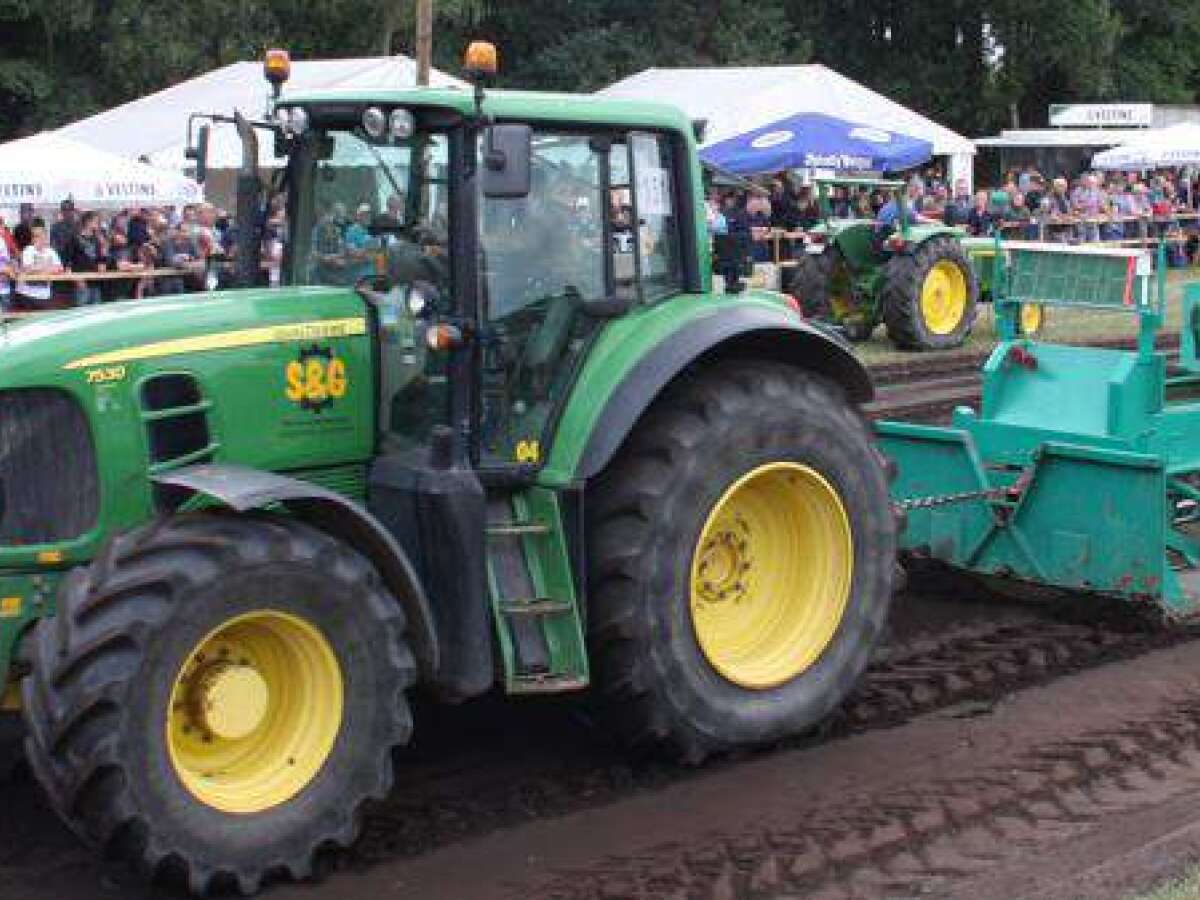 Wo der Traktor Männchen macht