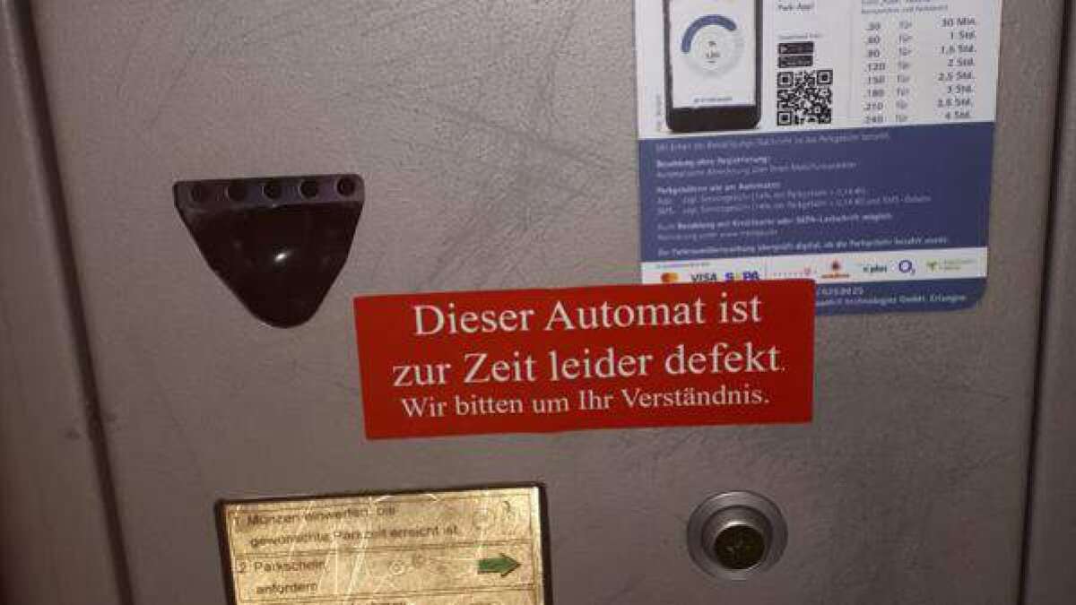 Falsche Aufkleber gaukeln Automaten-Defekt vor