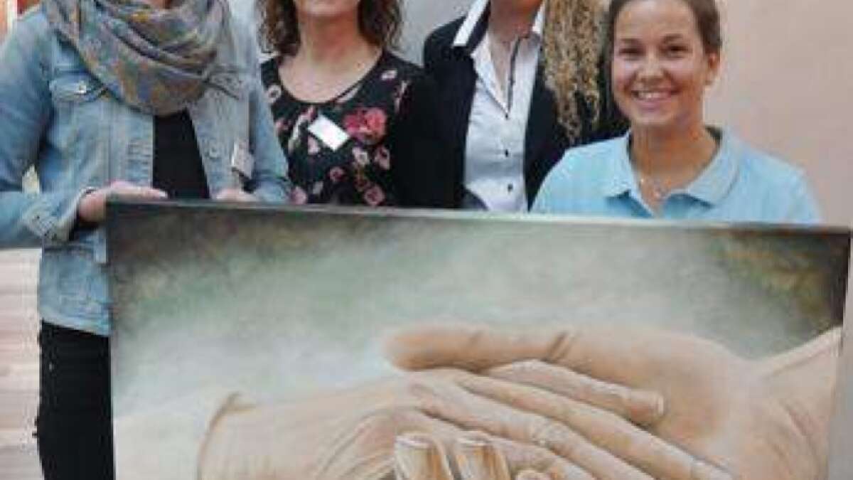 „Helfende Hände“ im Wanderlicht