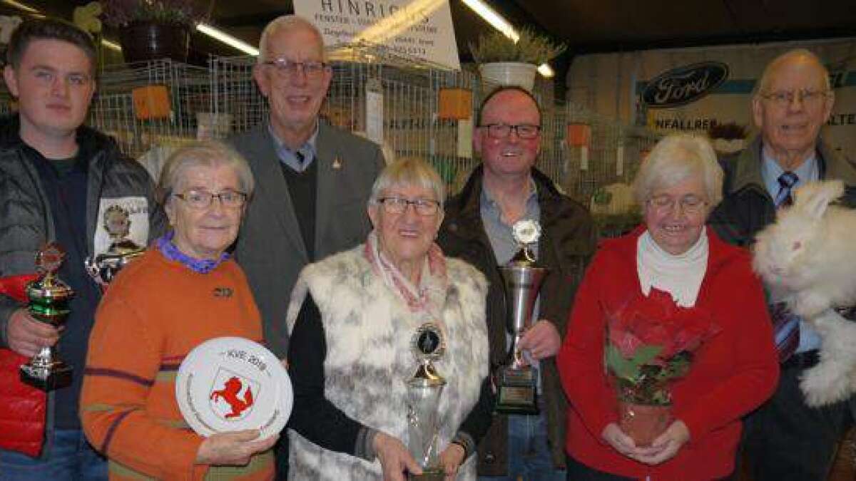 Ruth Brockmann mit silberner Nadel gewürdigt