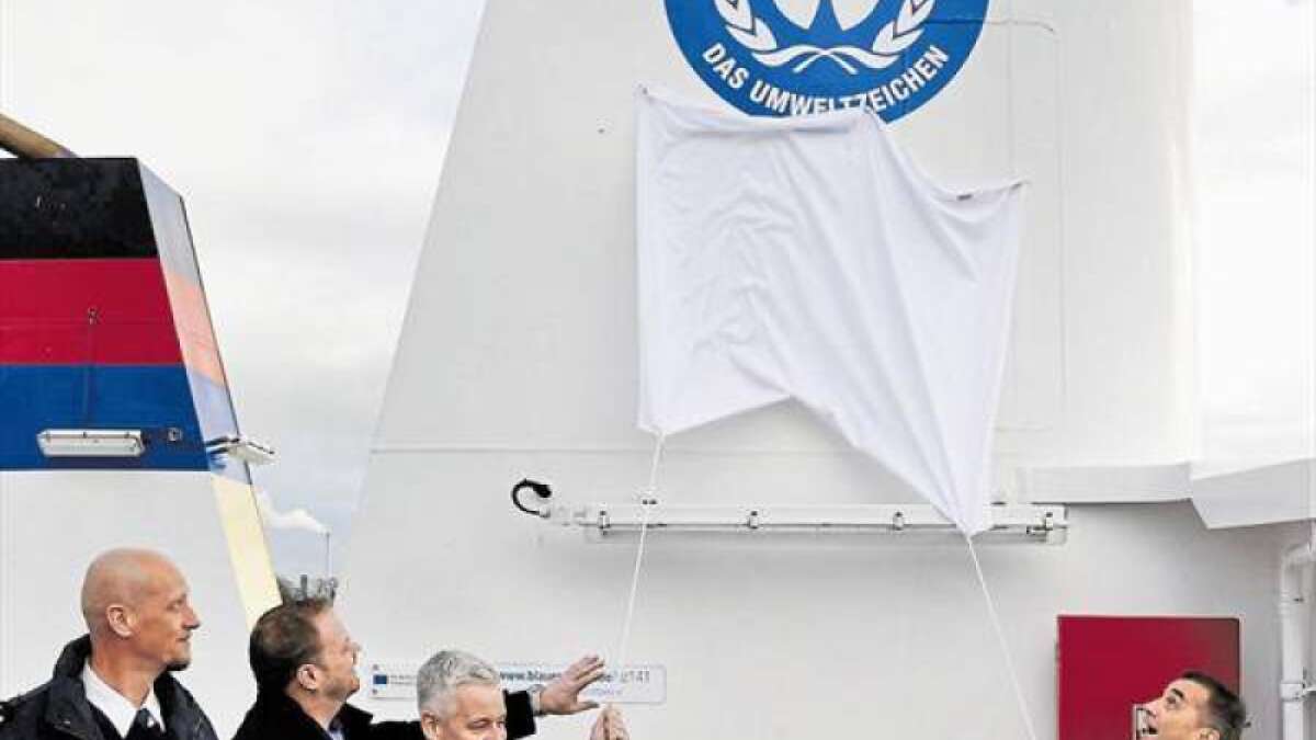 MS 'Ostfriesland' erhält als Deutschlands erste LNG-Fähre Gütesiegel