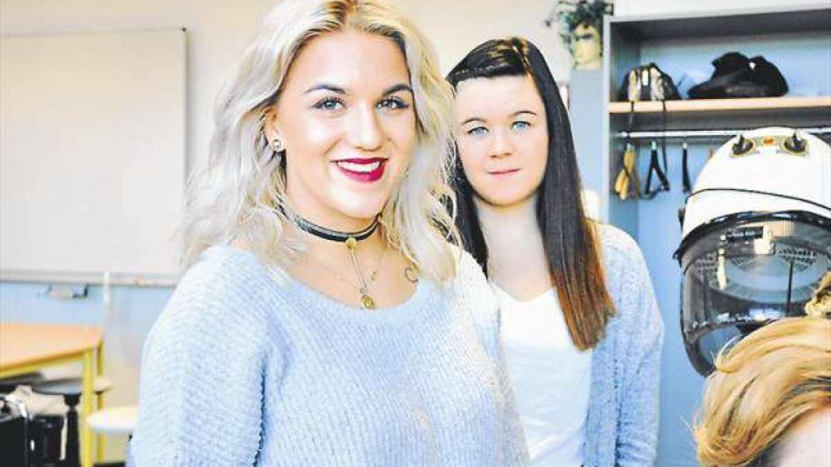 Finnische Friseur-Azubis erkunden Friesland und Ostfriesland