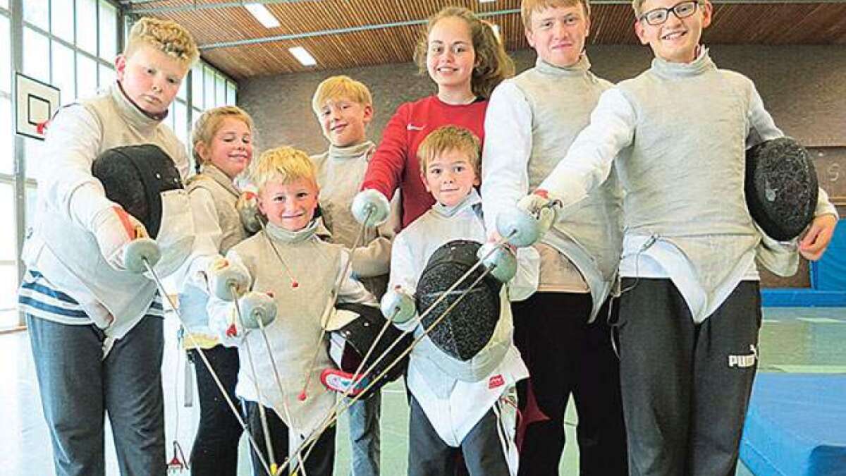Kinder übten sich im Fechten