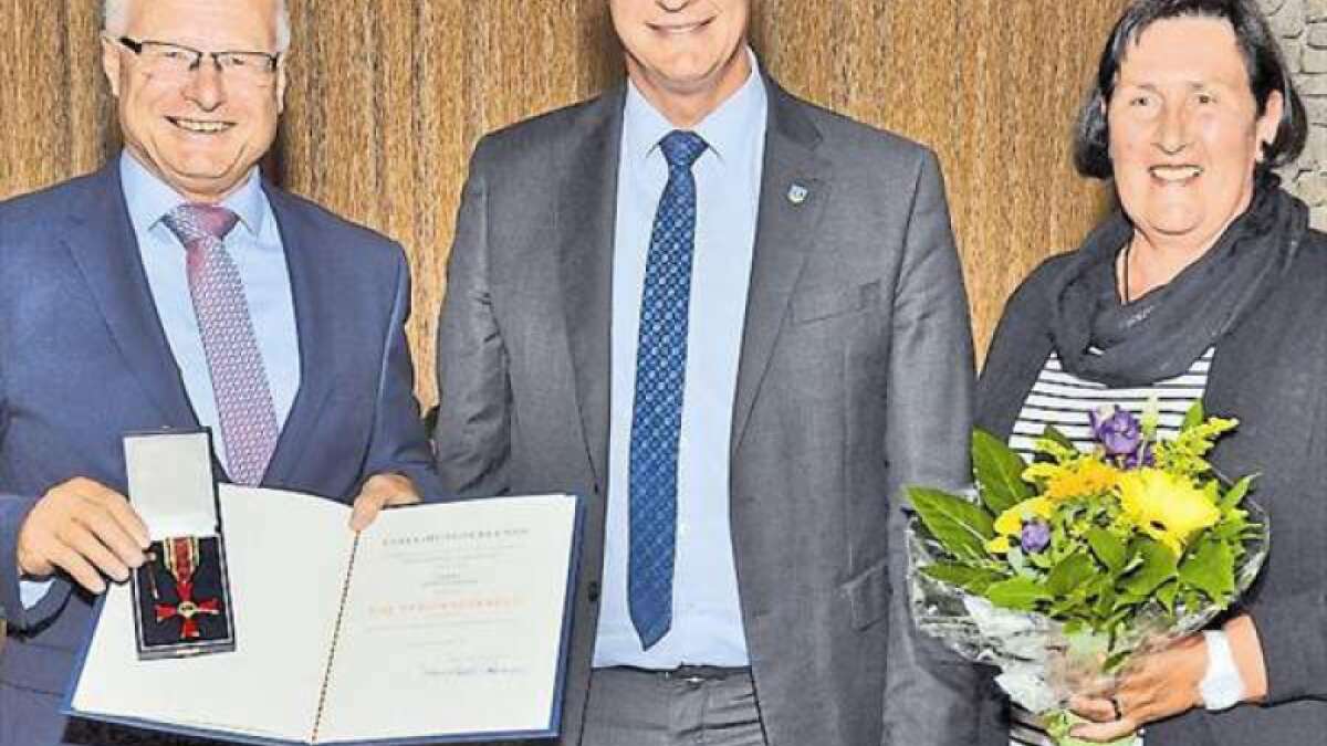 Verdienstkreuz am Bande für Johann Pieper