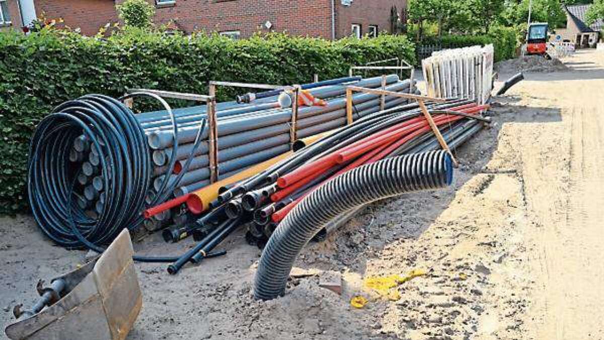 Altes Telefonkabel verzögert Straßenausbau