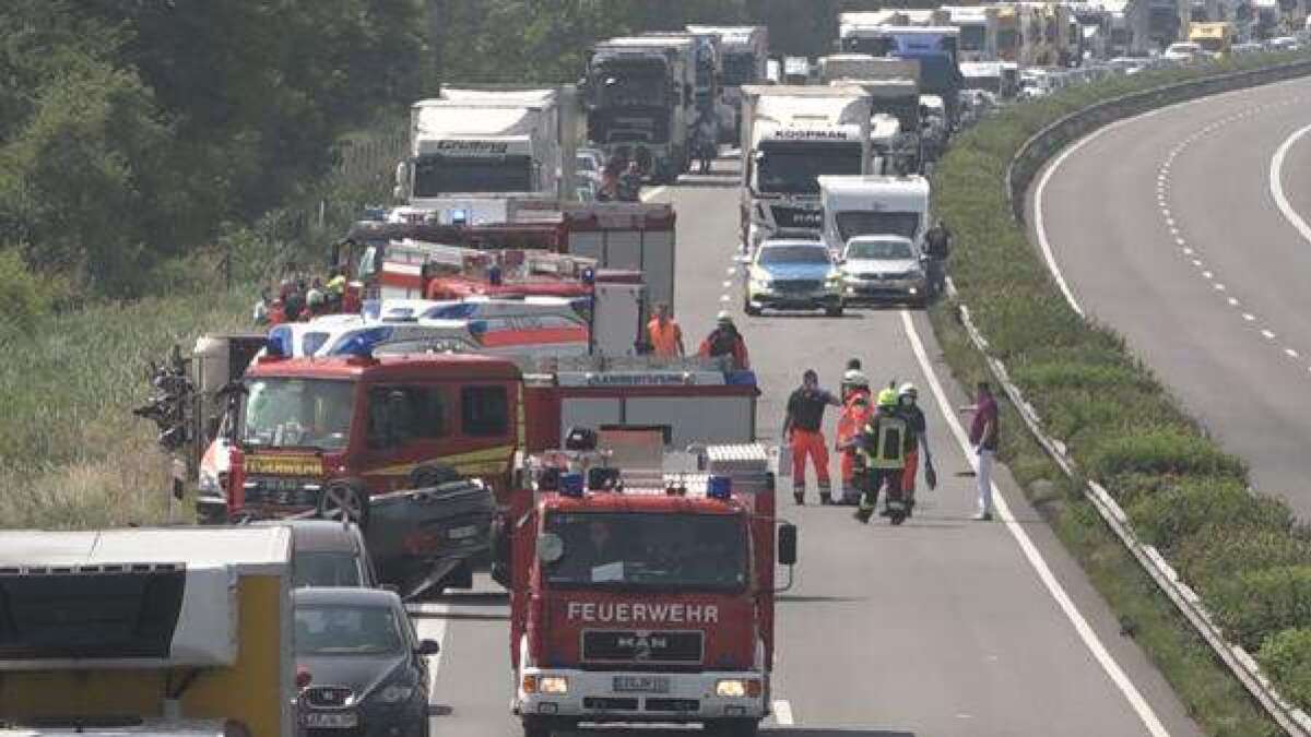 Schwerer Unfall nach Überholmanöver auf der A28