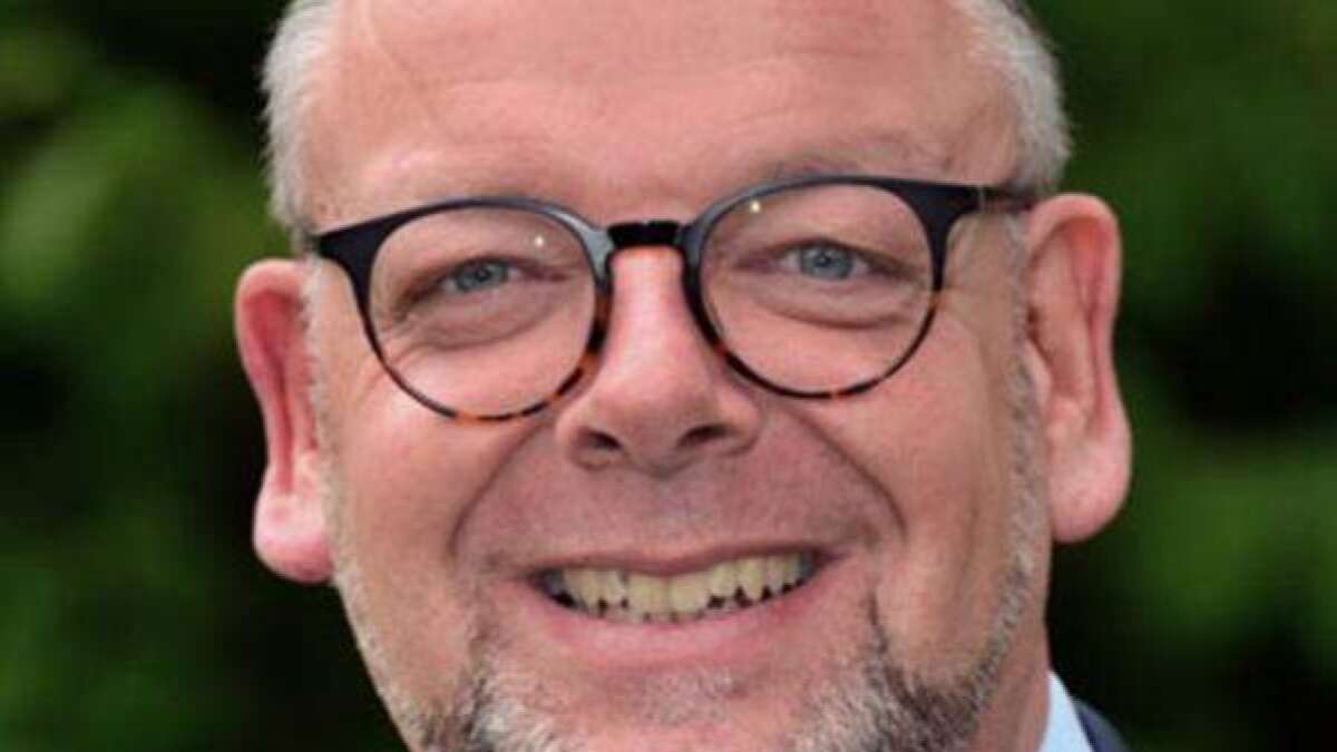 Christian Scheuer bleibt Kreispfarrer in Friesland