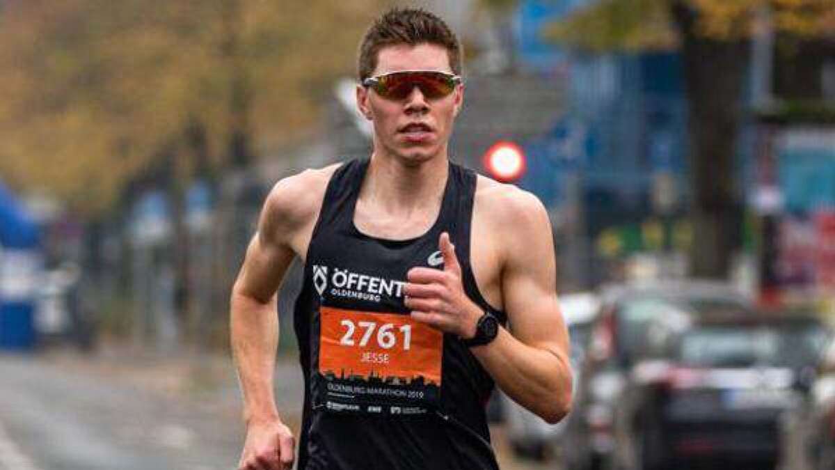 Bremen Marathon: Jesse Hinrichs läuft über 10 Kilometer auf Platz zwei
