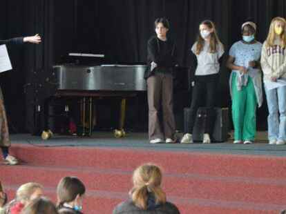 240 Gymnasiasten lernen Berufe kennen