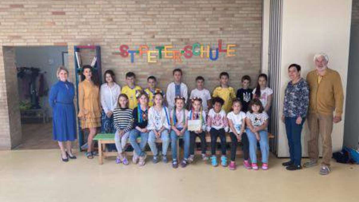 Ukrainischer Kinderchor der St.-Peter-Schule unterstützt Benefizkonzert