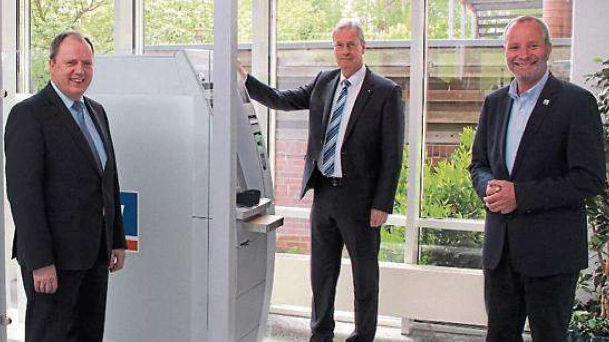 Geldautomat der Volksbank steht beim Kurverein Neuharlingersiel