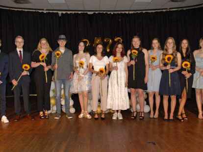 Über 200 Schüler nehmen in Emden ihre Abiturzeugnisse entgegen