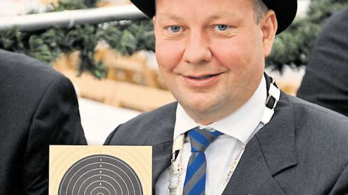 Schütenfest Esens: Torsten Becker ist neuer Zylinderschützenkönig