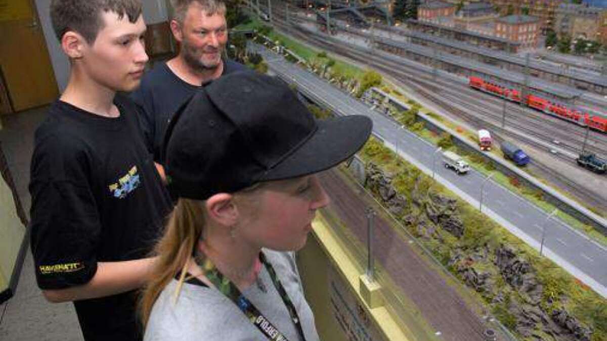 Züge der Deutschen Bahn trafen in Wilhelmshaven-Voslapp aufeinander