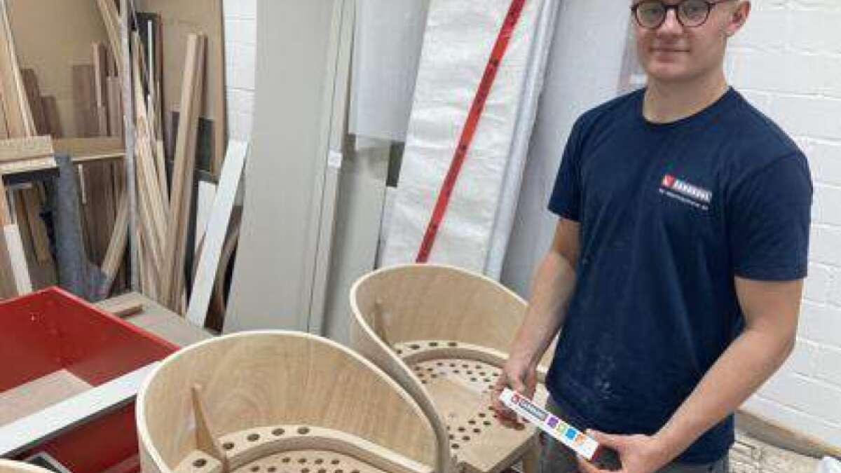 Er tischlert für sein Leben gern