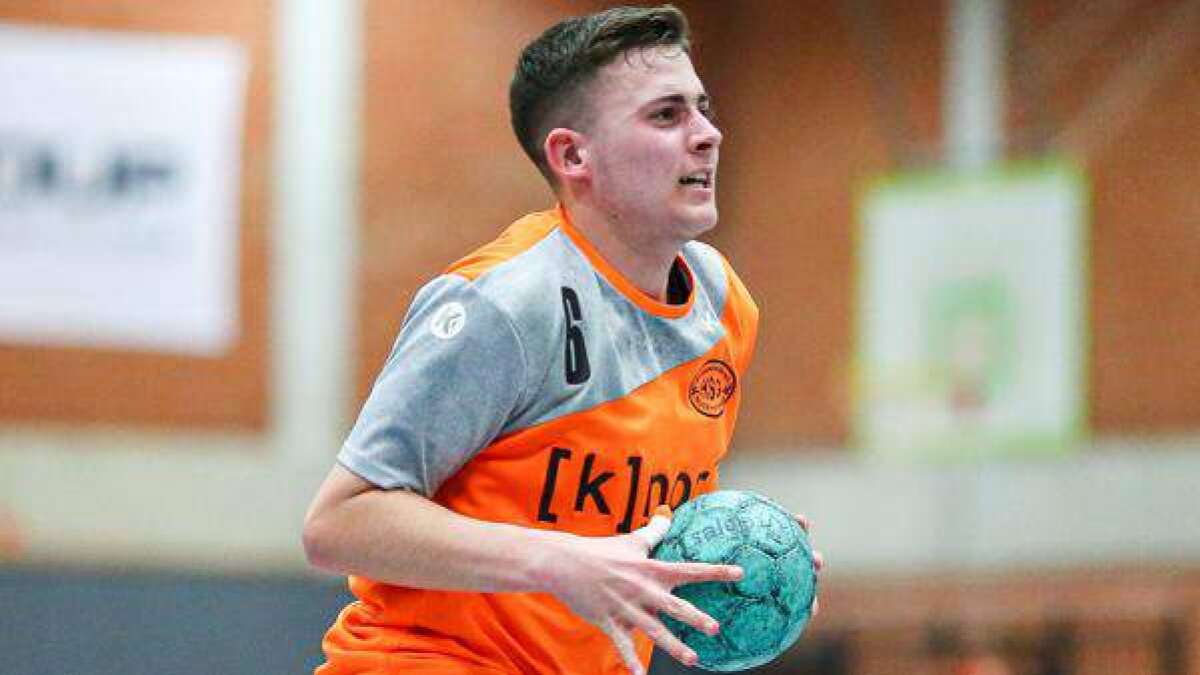 Sogar HSG-Trainer Stefan Buß muss mit auflaufen