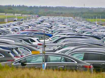 Fliegerhorst Ahlhorn Metropolpark Hansalinie: Tausende Neuwagen von ...