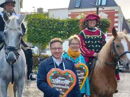 Hoch zu Ross lädt Graf Anton Günter zum Oldenburger Kramermarkt