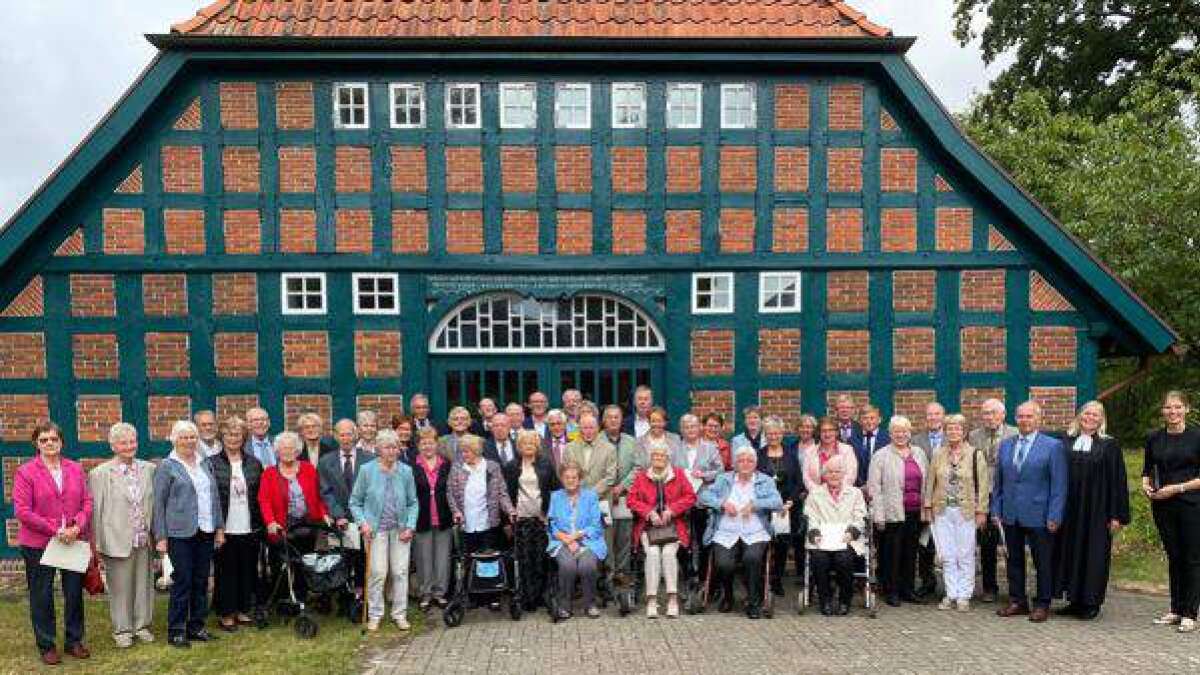 Ehrung in Großenkneten: Kirche feiert Konfirmationsjubiläen