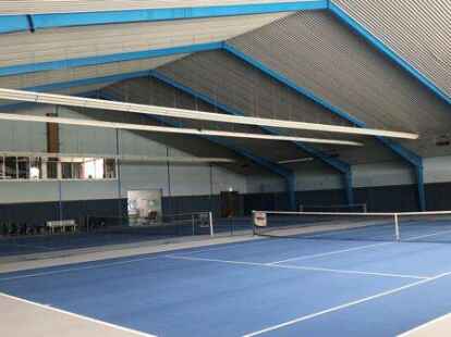 Tennishalle des TK Nordenham: Neuer Belag schont Gelenke