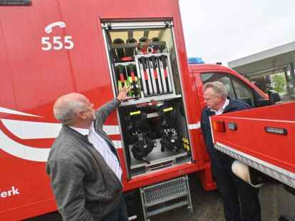 Werkfeuerwehr bei Volkswagen Emden: In fünf Minuten im ganzen VW-Werk ...