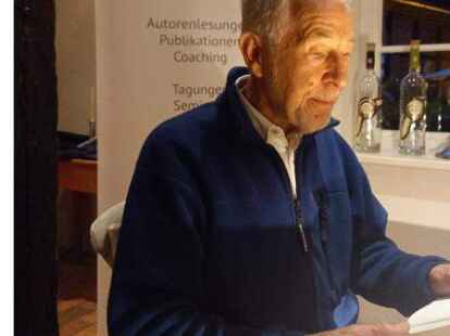 Literatur in der Remise – Heinz Zeckel gewinnt neue Fans bei Lesung in Hude