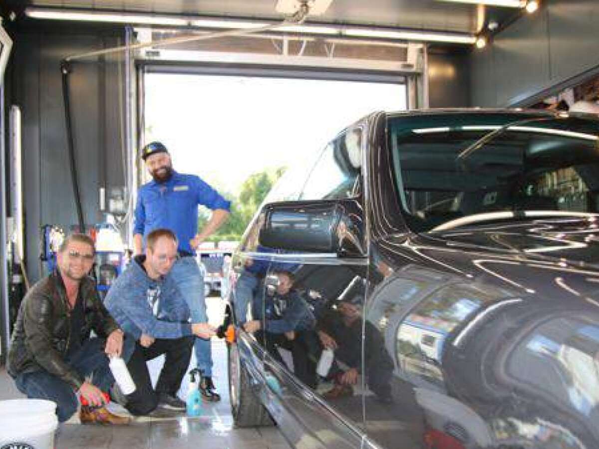 Kombi für Familienvater aus dem Saterland gesucht: Putzaktion von Det ...