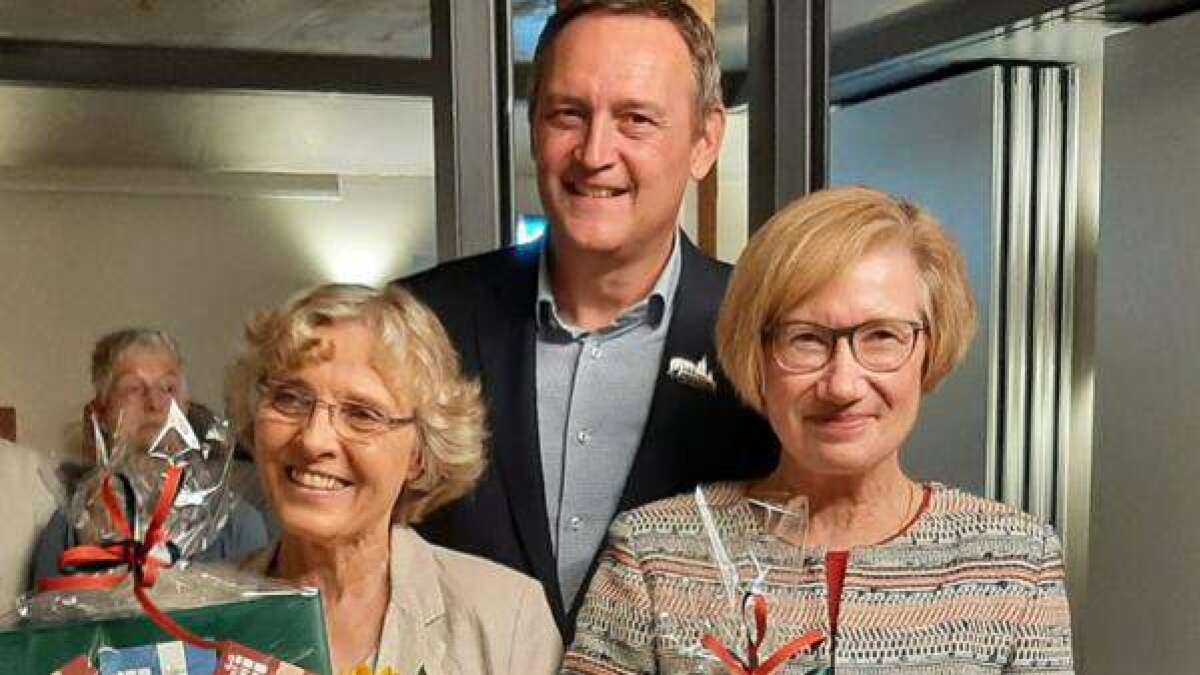 Westersteder Bibliothekarinnen Elke Frank und Anke Will verabschiedet