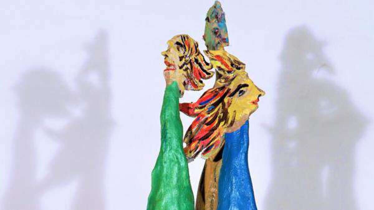 Künstlerhaus Hooksiel: Körper-Hüllen von Karl-Heinz Holtzmeyer