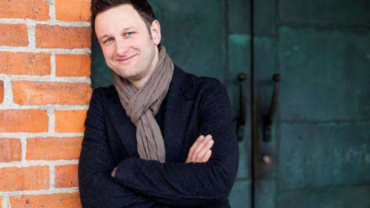 Liedermacher und Geschichtenerzähler Andi Weiss tritt in Augustfehn auf