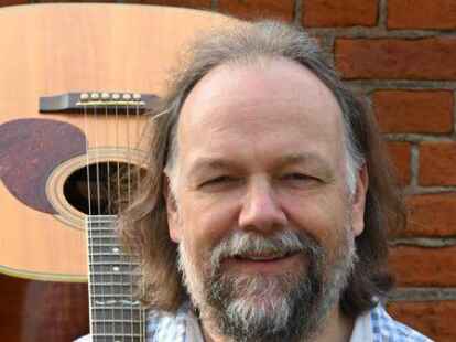 Huder Musiker und Kabarettist Martin von Maydell feiert Bühnenjubiläum ...