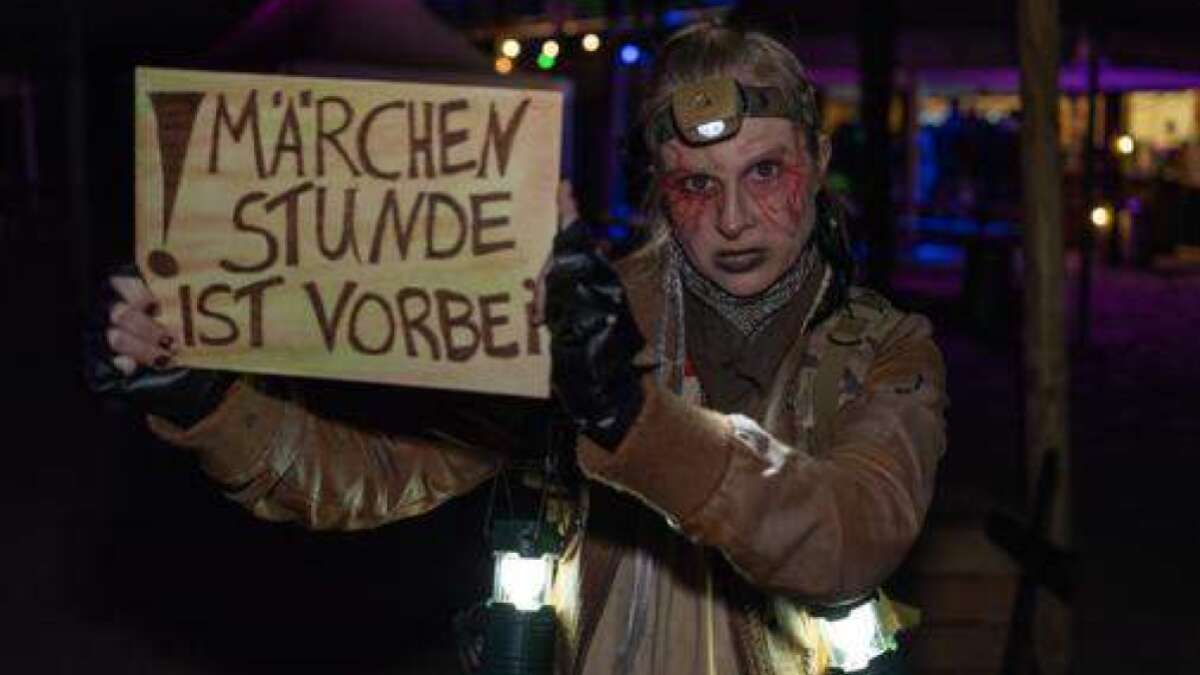 Bilder Scream Nights Beachclub Nethen: drei Grusel-Parcours rund um ...