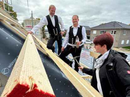 Wohnen in Rastede: Ammerländer Wohnungsbau feiert Richtfest am ...