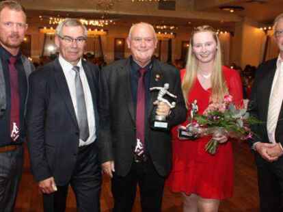 Sportlerball in Bösel: Vereine kämpfen getrennt und feiern zusammen